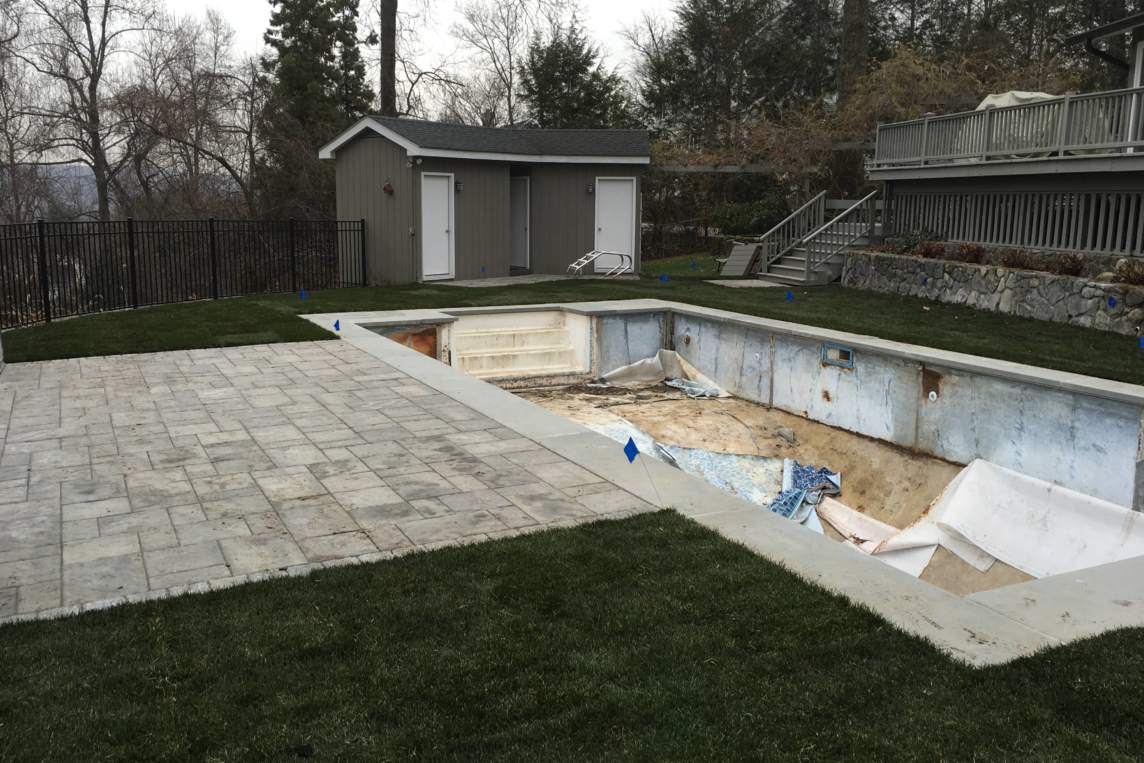 Gunite Pool Resurfacing: 3 Major Signs It's Time