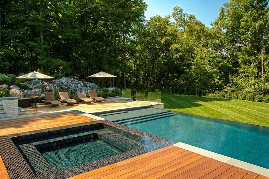 Tips for Designing a Luxury Swimming Pool